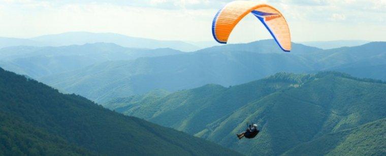 Sobrevola en parapent la Vall de Boí