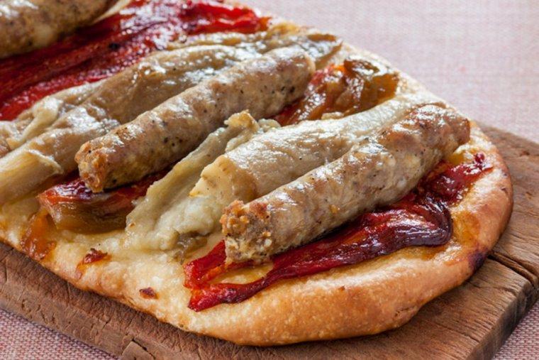 Coca de recaudo con morcilla